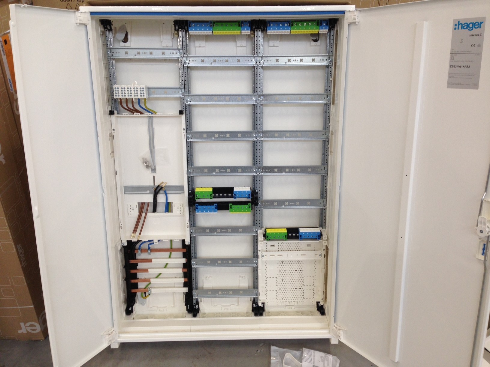 Elektromaterial günstig kaufen - Online Shop - Hager Zählerschrank 1x 3 ...